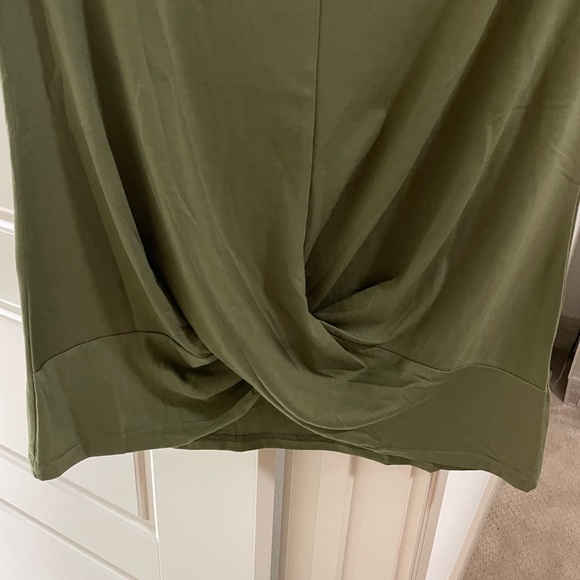 Tops | Forest Green Tshirt That Twists In Front | Poshmark